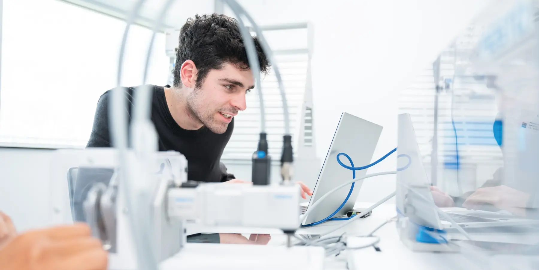 Application engineer creates motion applications with the Festo ...